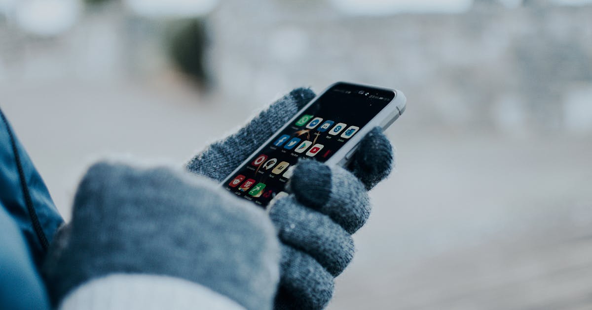 Criar Conta Gmail no Celular (Android e iPhone): Passo a Passo 2026